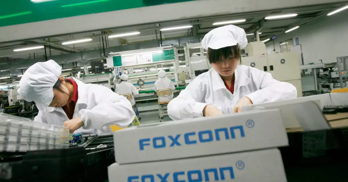 WSJ tvrdí, že americký závod Foxconn bude vyrábať displeje pre iPhone; Daňová dotácia vo výške 3 miliárd USD pod novým útokom [U]