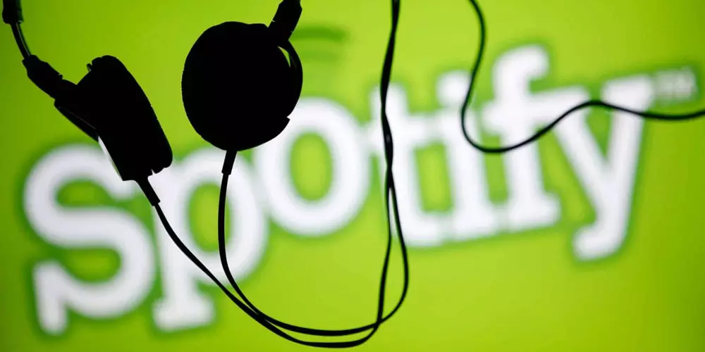 Spotify se sooča s tožbo Toma Pettyja, založnika Neila Younga, v višini 1,6 milijarde dolarjev 73015_1