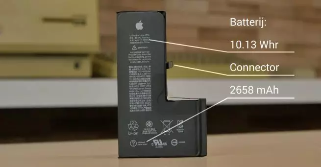 Første nedrivning av iPhone XS avslører mer vanntette forseglinger, nytt enkeltpakke L-formet batteri inne [Video] 74154_2