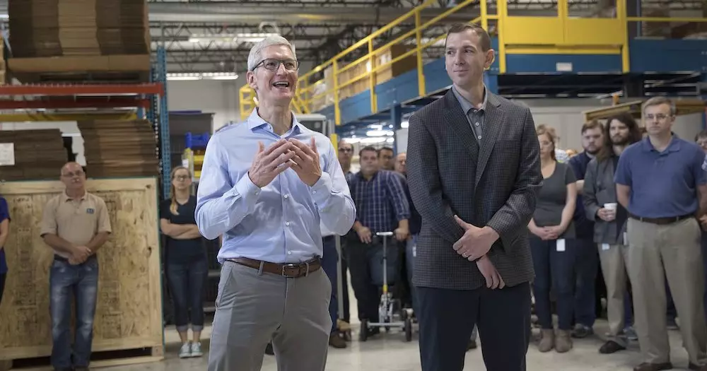 Tim Cook visita o socio de equipos de proba de Apple en Ohio, Iowa, mentres aparecen os detalles do centro de datos de 1,375 millóns de dólares 75779_1