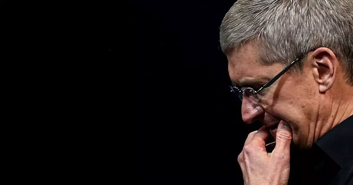 Ralph Nader nulis surat terbuka marang Tim Cook sing ngritik tuku maneh $100B, menehi saran ngedhunake rega & luwih akeh