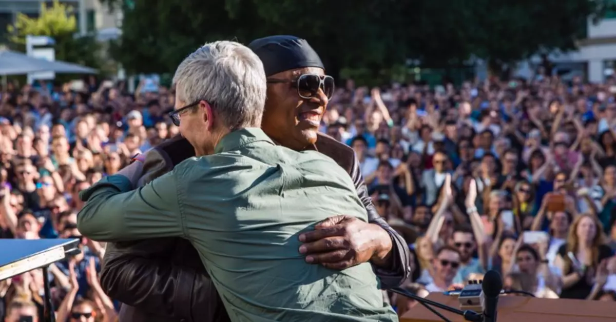 Apple hält Stevie Wonder Concert um Campus zu Éiere vum Global Accessibility Awareness Day