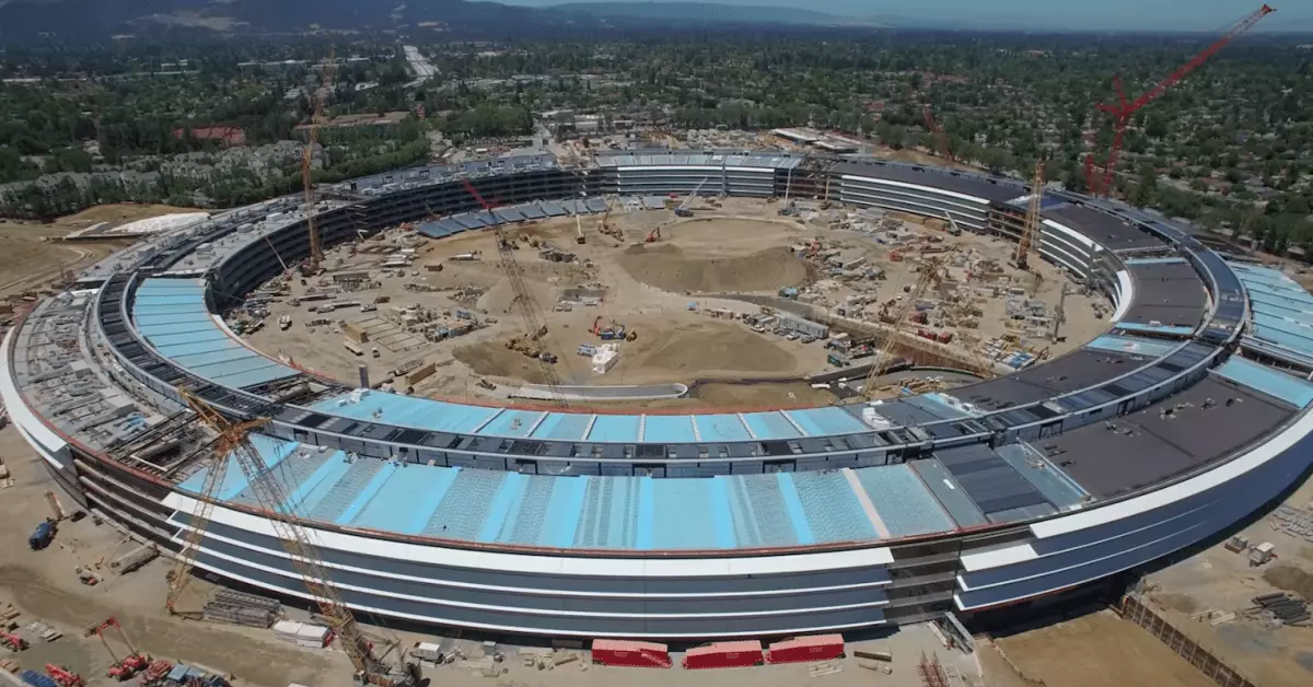 Apple waxa ay balaarisay boos xafiis oo ka sii dheer oo aan wali la buuxin Apple Park