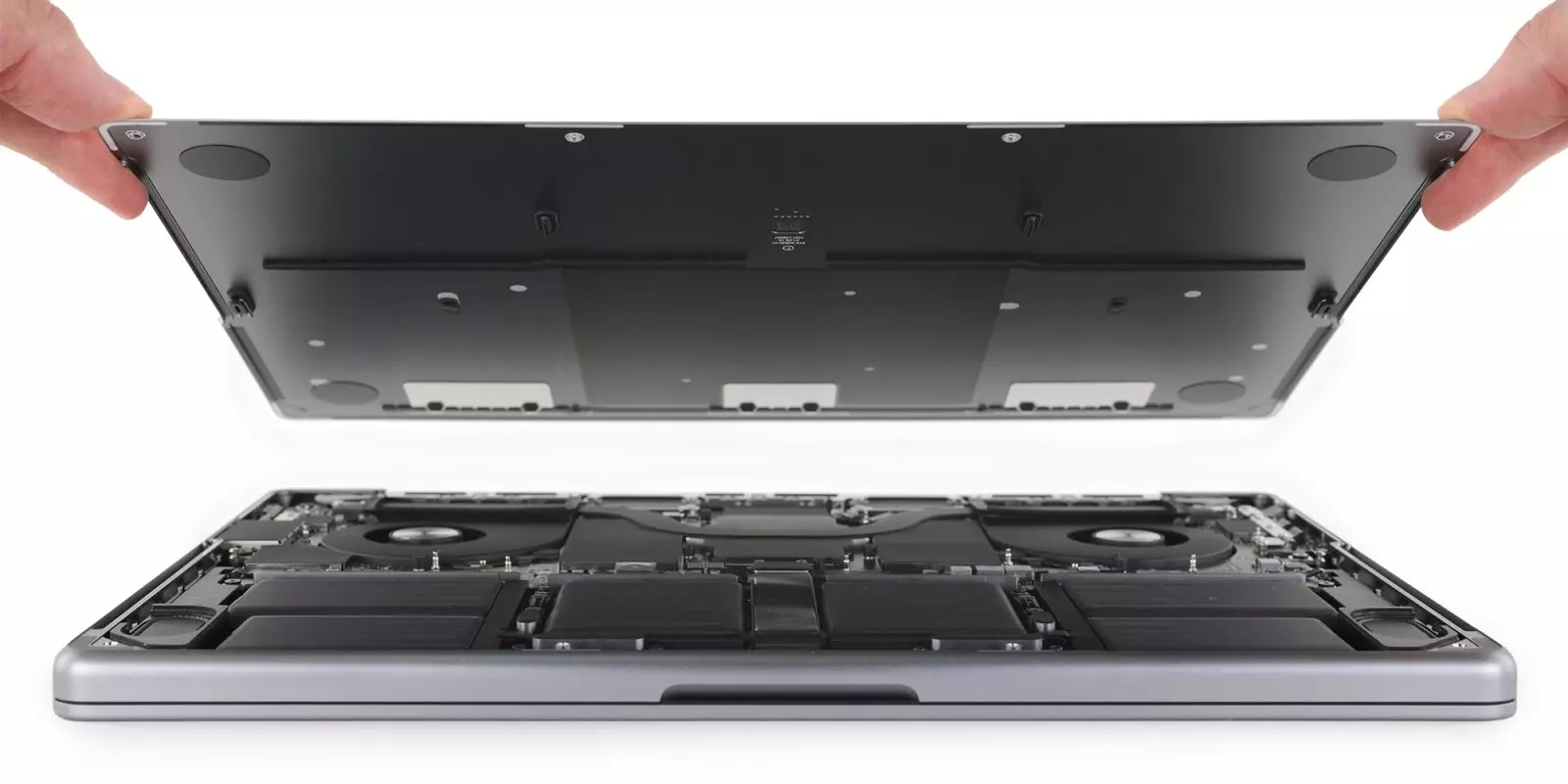 iFixit: Nouvo MacBook Pro gen premye konsepsyon ranplasman batri 'brikoleur-zanmitay' depi 2012 7857_1