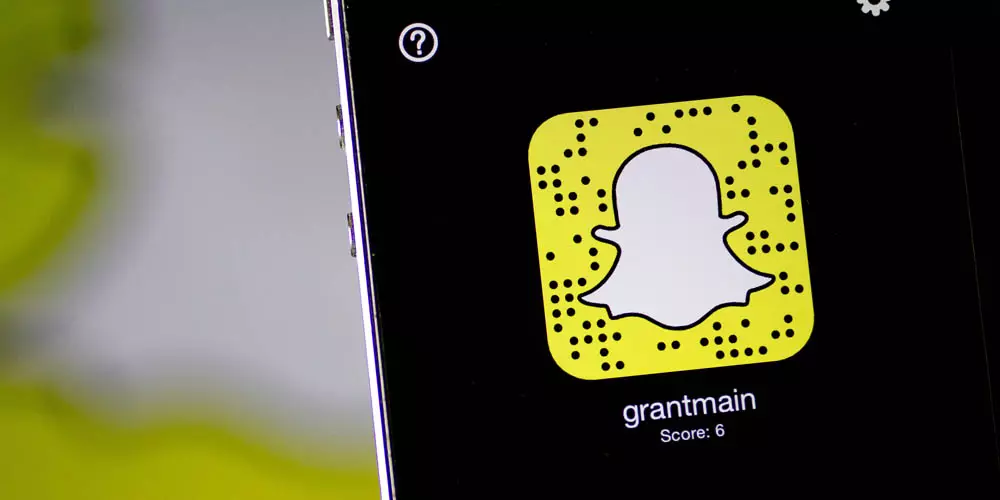 Snapchat reklam baxışları orta. bir saniyə, üç saniyə tələb gələ bilər 79337_1