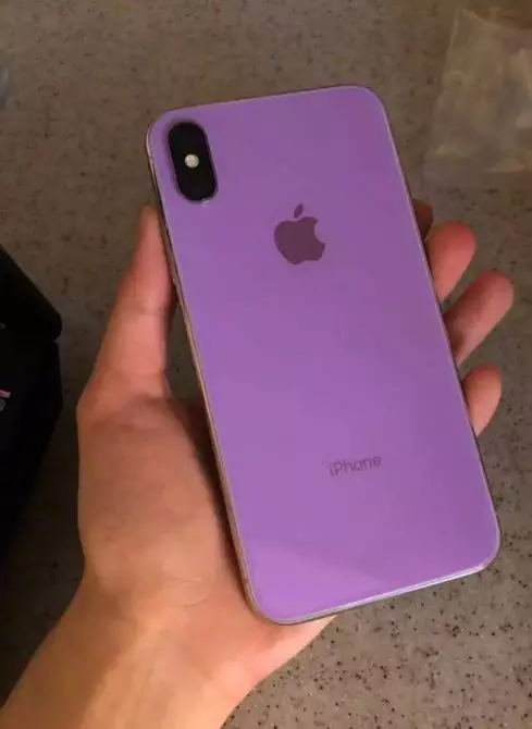 ថ្មី-iPhone-Prototype-1