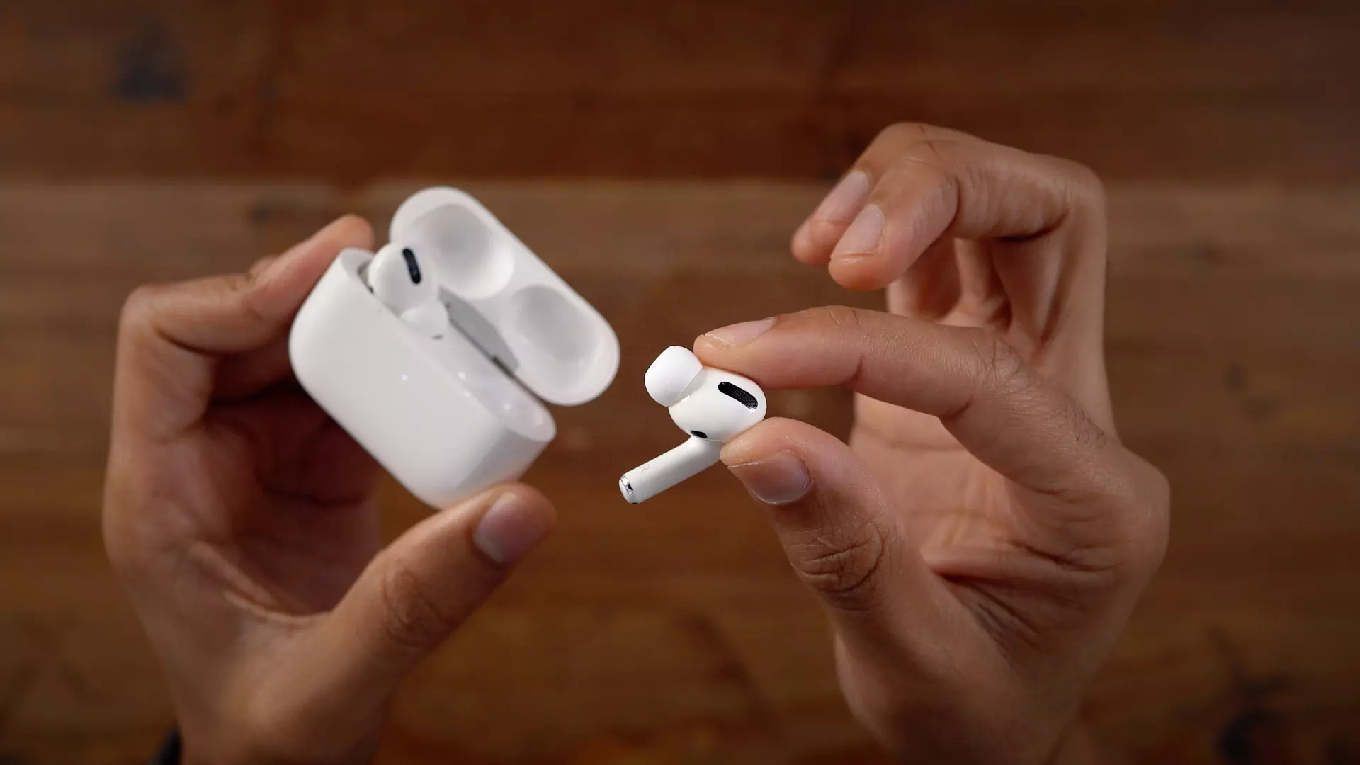 AirPods Pro ସମୀକ୍ଷା - ସଂପୂର୍ଣ୍ଣତାର କାନଫୁଲ ମଧ୍ୟରେ [ଭିଡିଓ] 8455_3